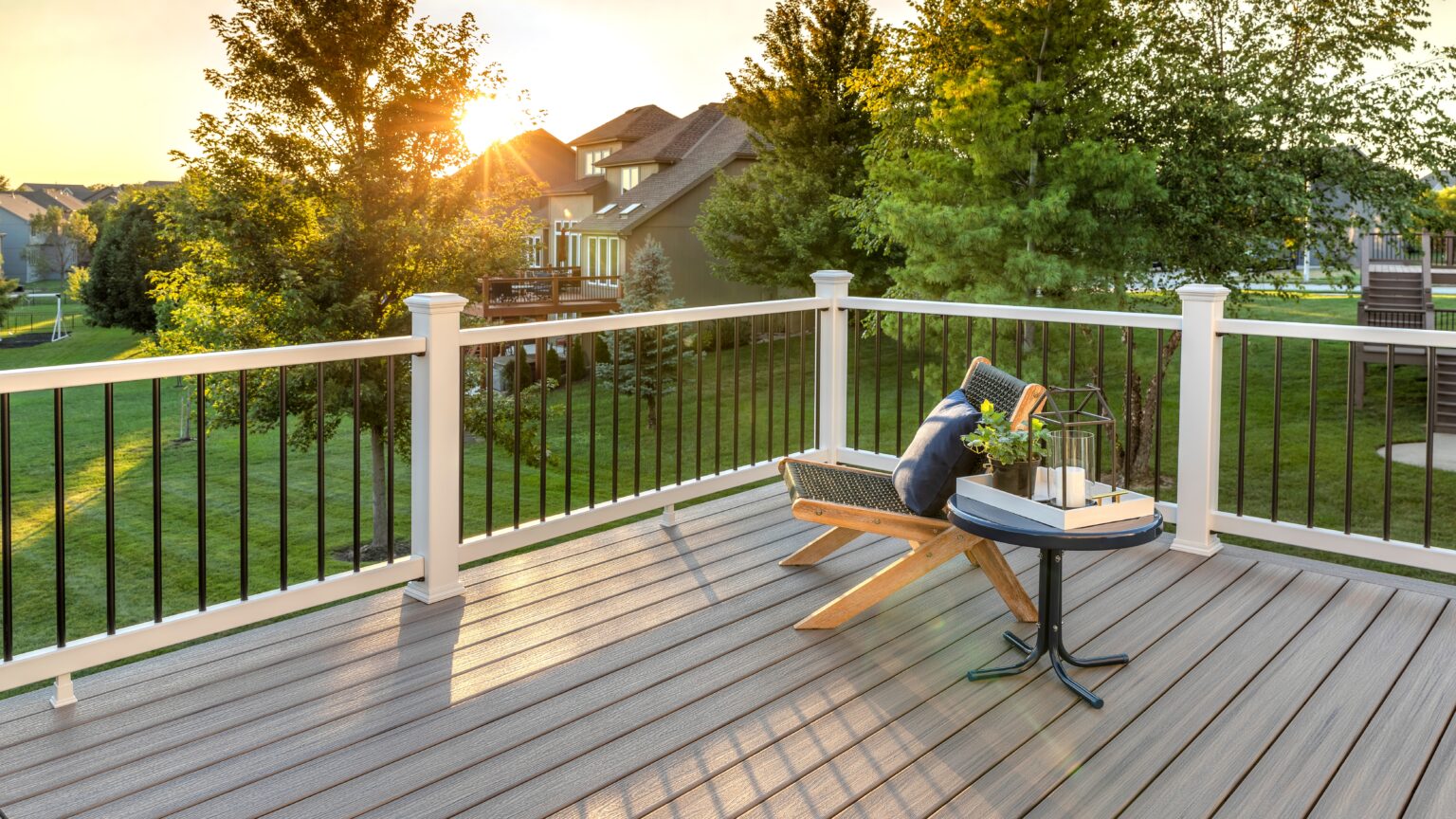27 Stunning Trex Deck Railing Ideas For Any Outdoor Space | Premium ...