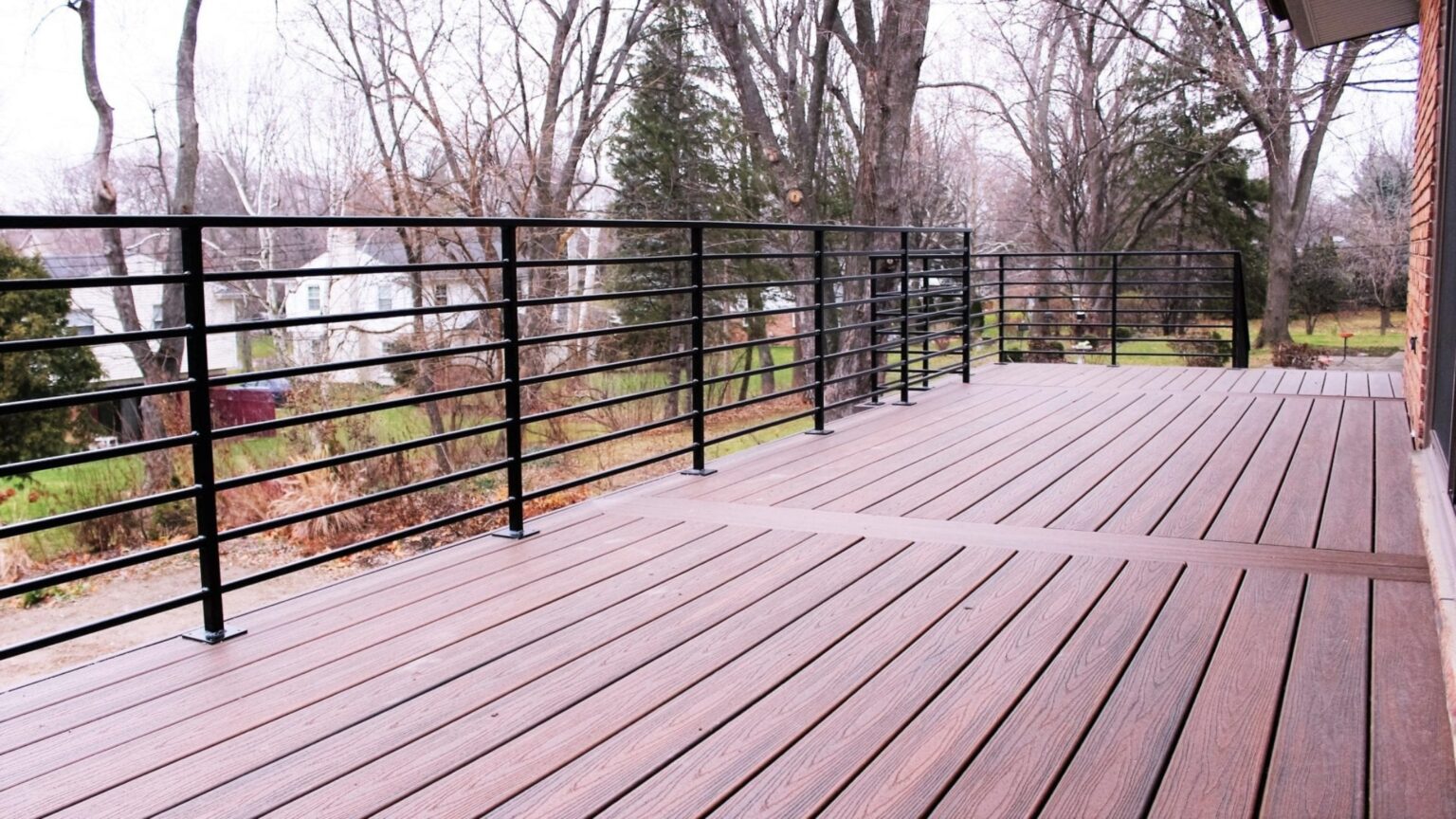 47 Modern Horizontal Deck Railing Ideas | Premium Decking Supply